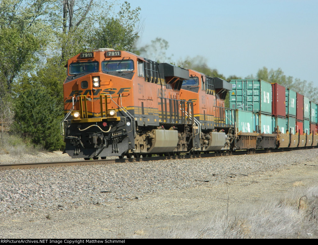 BNSF 7911